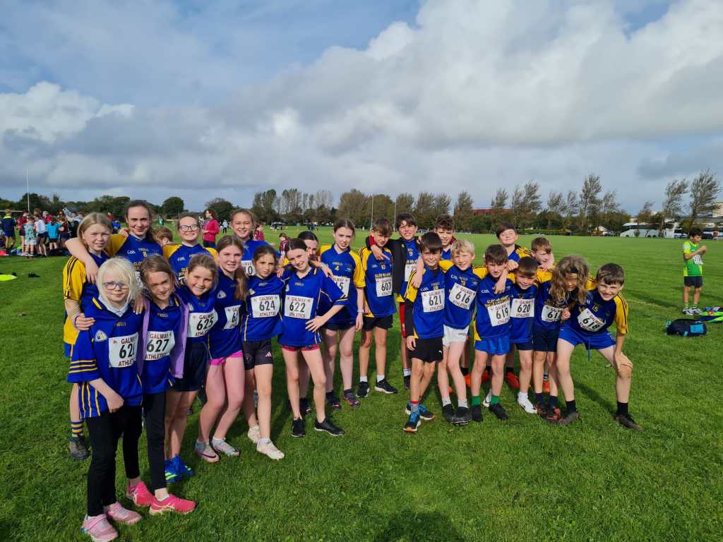 Foireann Lúthchleasaíochta - Athletics Team - Gaelscoil Riabhach