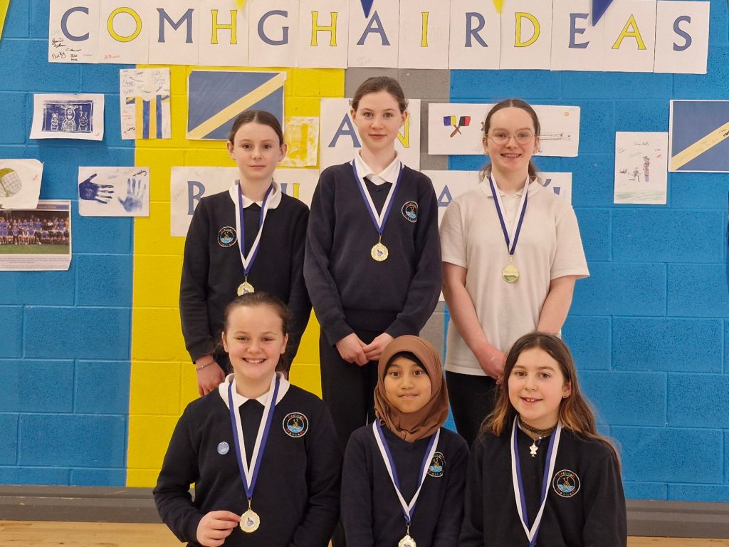 Buaiteoirí Sacair - Gaelscoil Riabhach